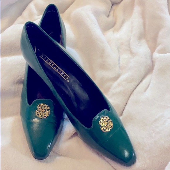 Naturalizer | Shoes | Naturalizer Forest Green Leather Heels Wgold Toes ...